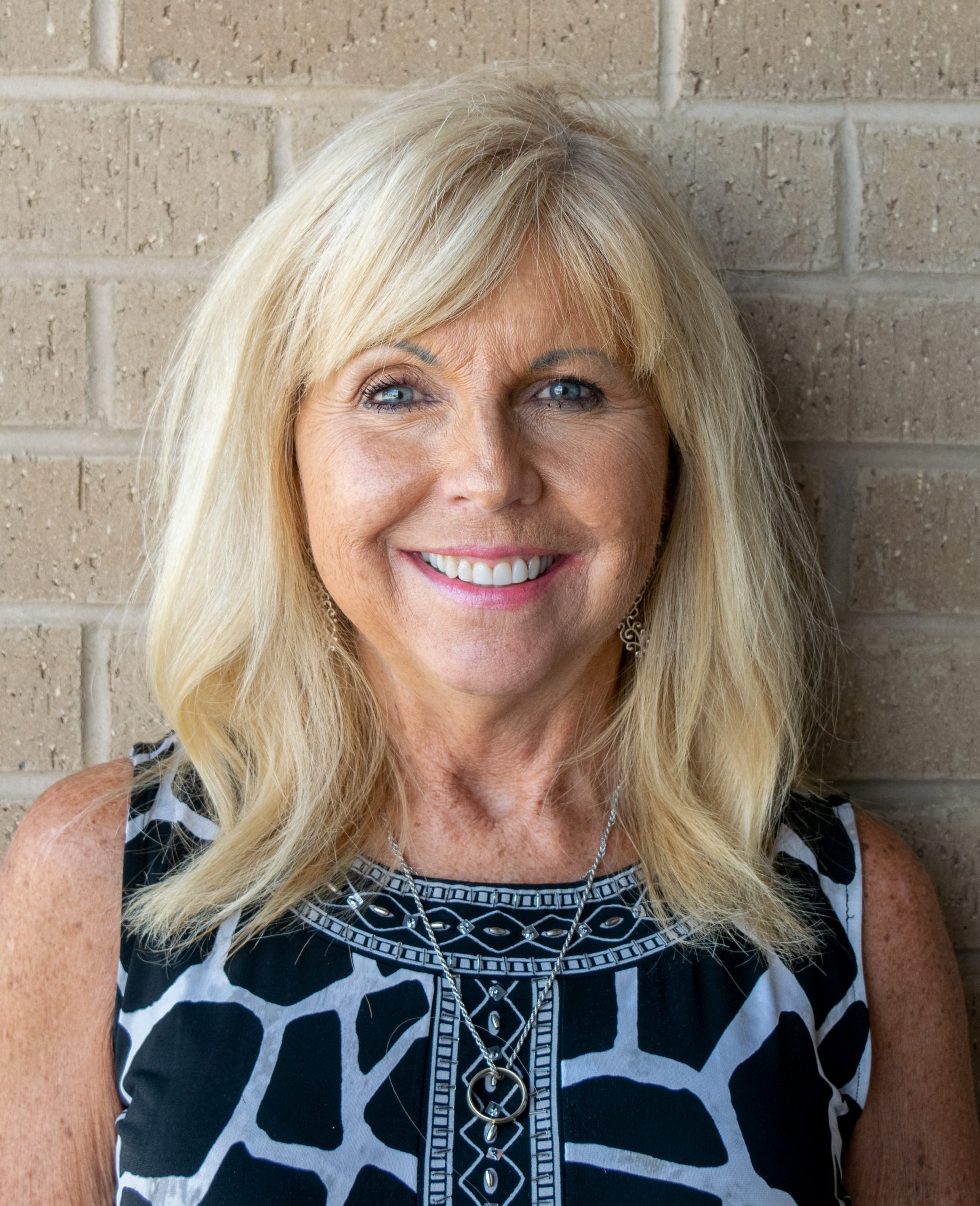 Laura Watkins's Instagram, Twitter & Facebook on IDCrawl